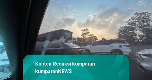 Penampakan Macet Parah di Tol Purbaleunyi Bikin Pengemudi Turun dari ... Penampakan Macet Parah di Tol Purbaleunyi Bikin Pengemudi Turun dari ...